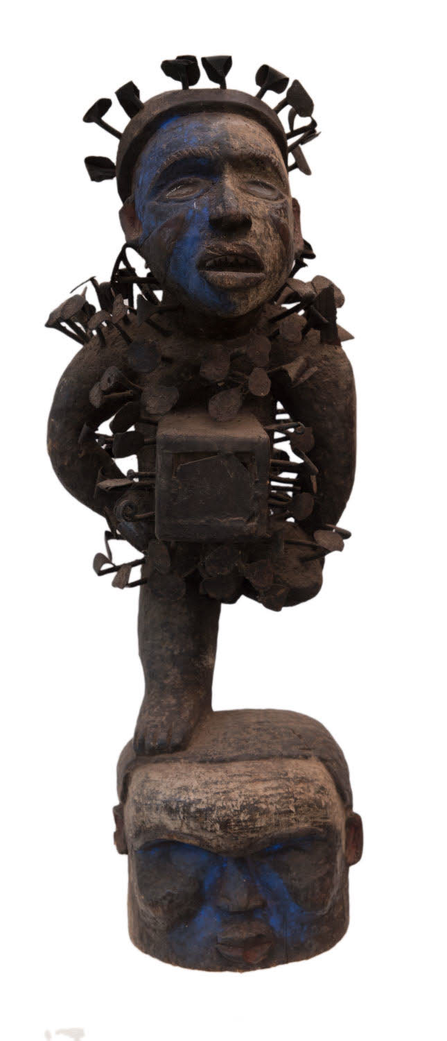 Grande Statue Nkisi fetiche à clous Nkonde kongo Art coutumier africain ...